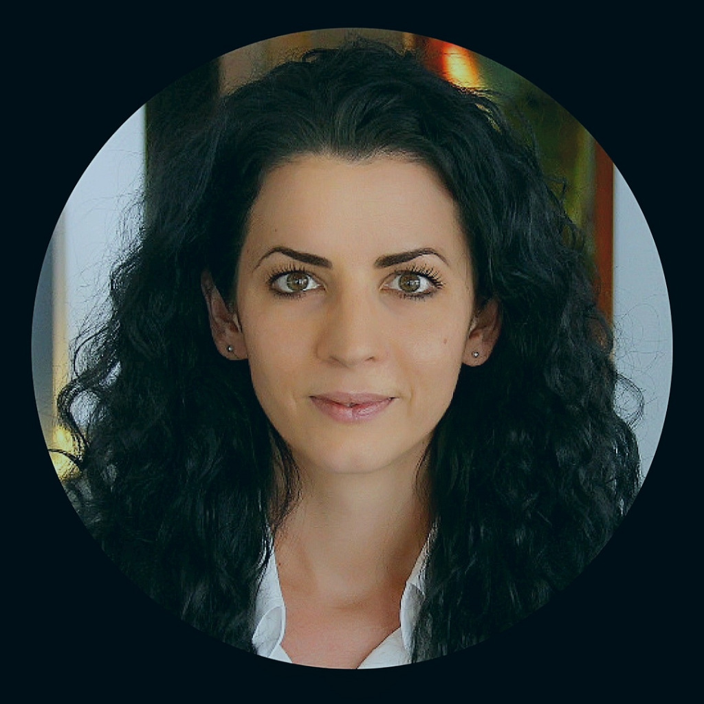 Eva Luck's Instagram, Twitter & Facebook on IDCrawl