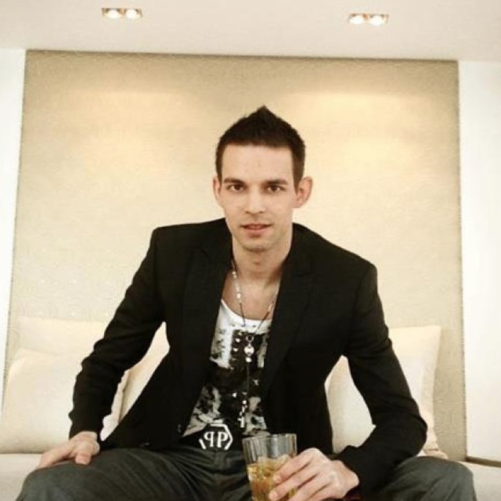 Daniel Ellies - Geschäftsführer / Inhaber - Deluxe-Entertainment | XING