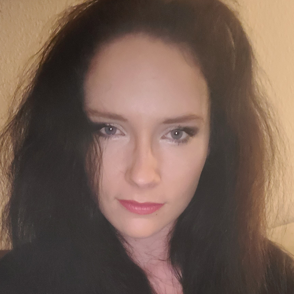 Rebecca Bax - Influencer - Karmatastisch | XING