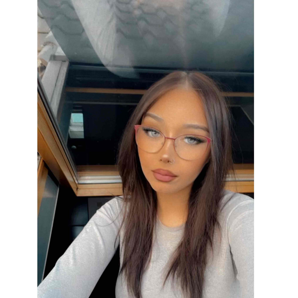 Elisa Borns - Auszubildender - OBI Group Holding | XING