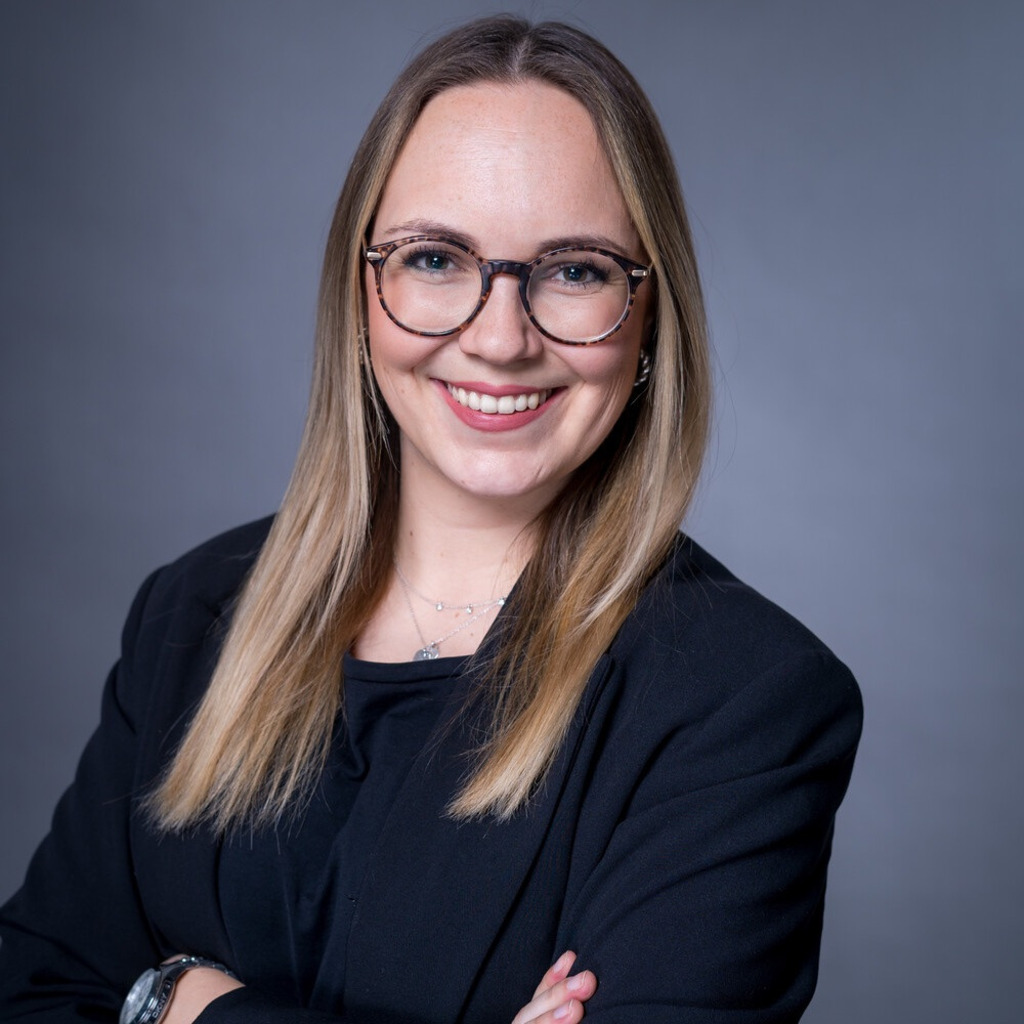 Alina Fauser - Supervising Associate Assurance Recruiting - EY (Ernst ...