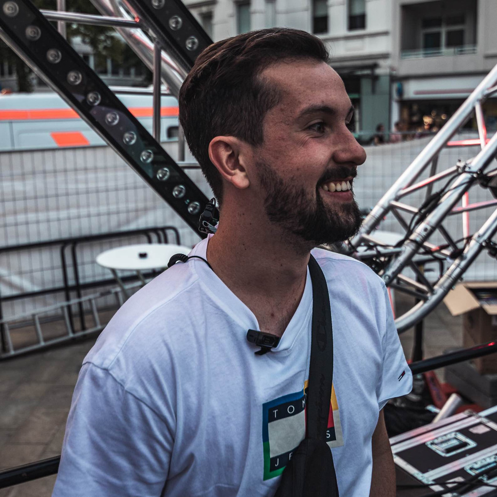 Tim Burrows - Eventmanagement & Entertainment - Fachhochschule des ...