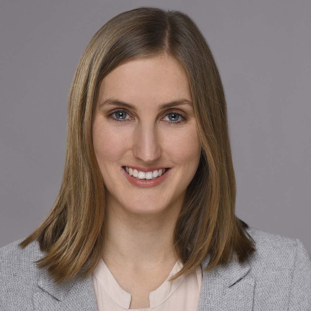 Mag. Angela Staudt - Referentin Studienbüro und Leitung Prüfungsamt ...