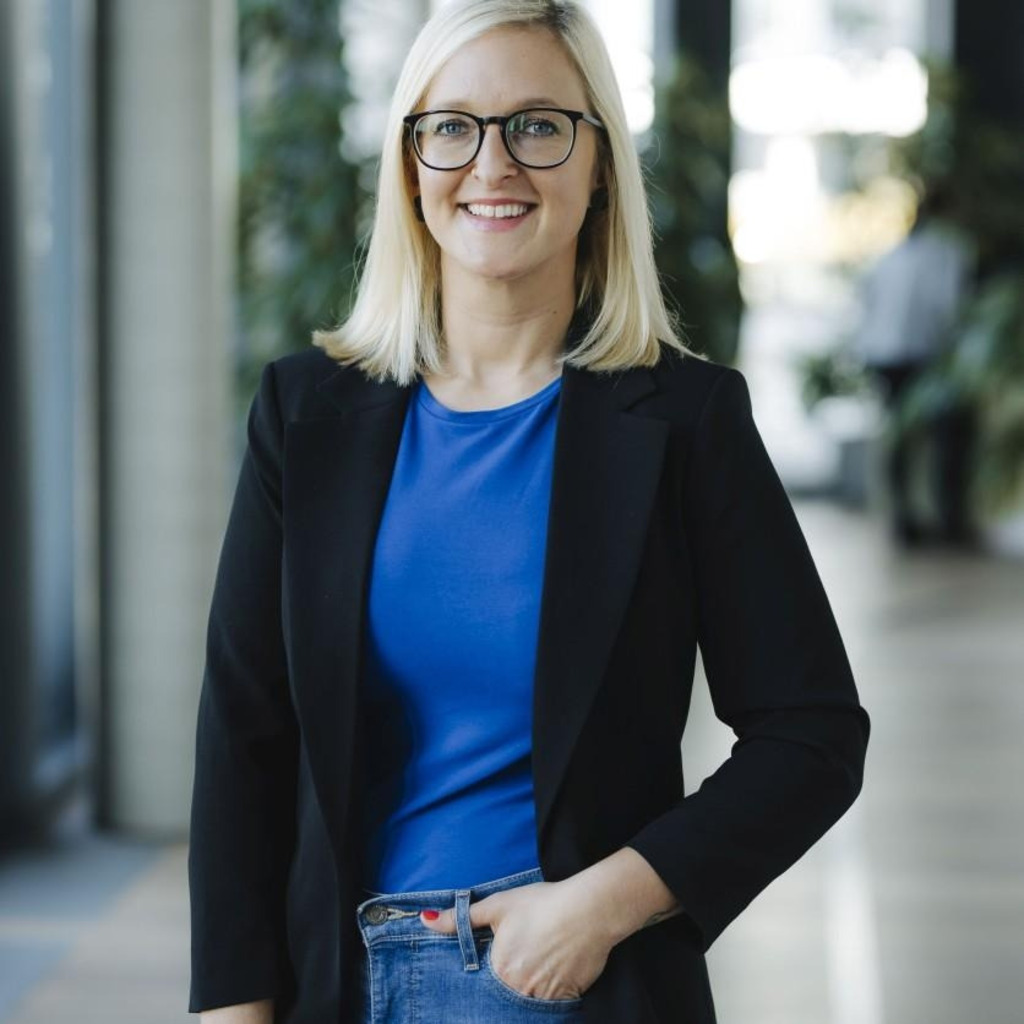 Sabrina Lenz - Personalverrechnerin, SAP Key-Userin - Universität für ...