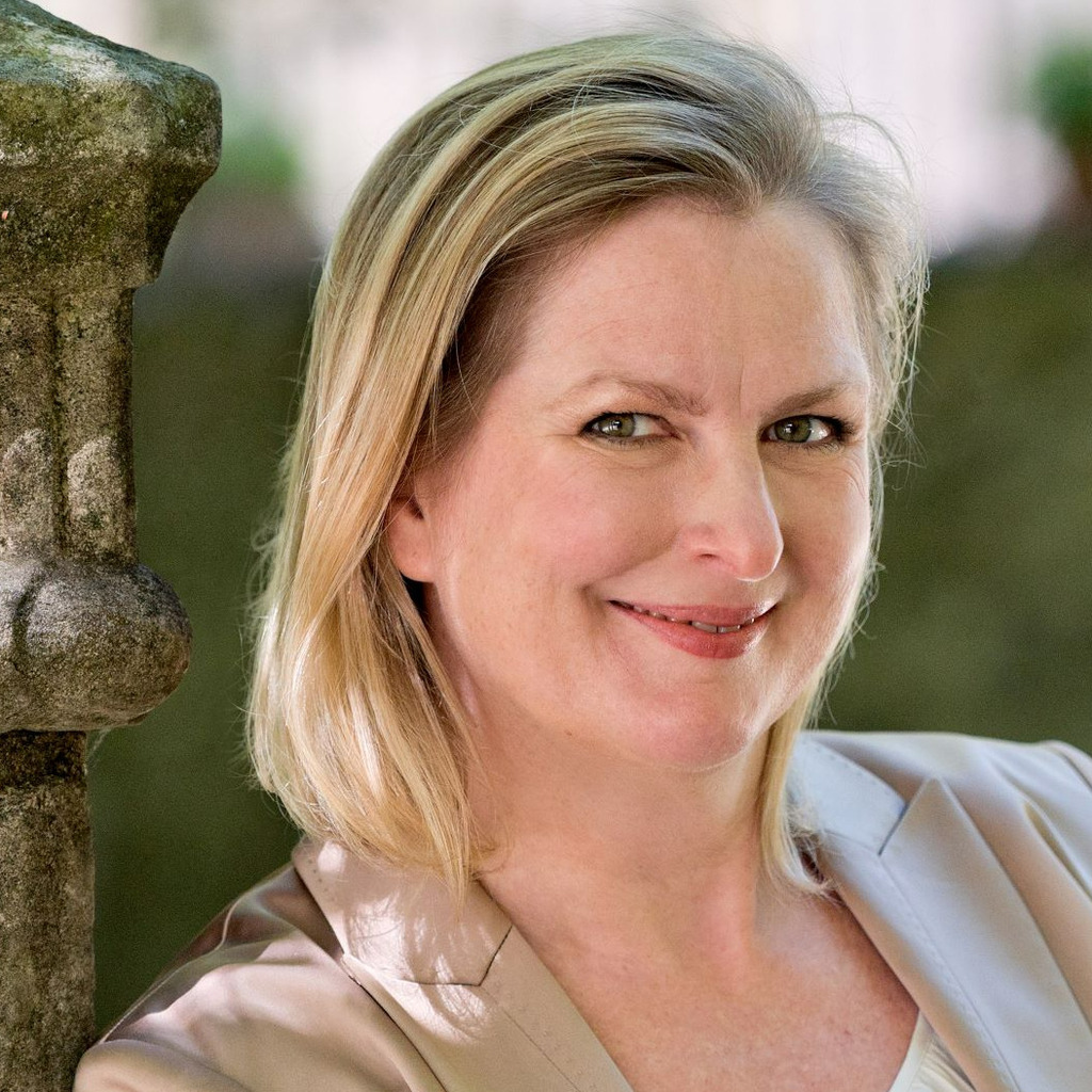 Vera Diel - AI Prompt Engineer (DISTART) Sept 25/Parallel: Upskilling ...