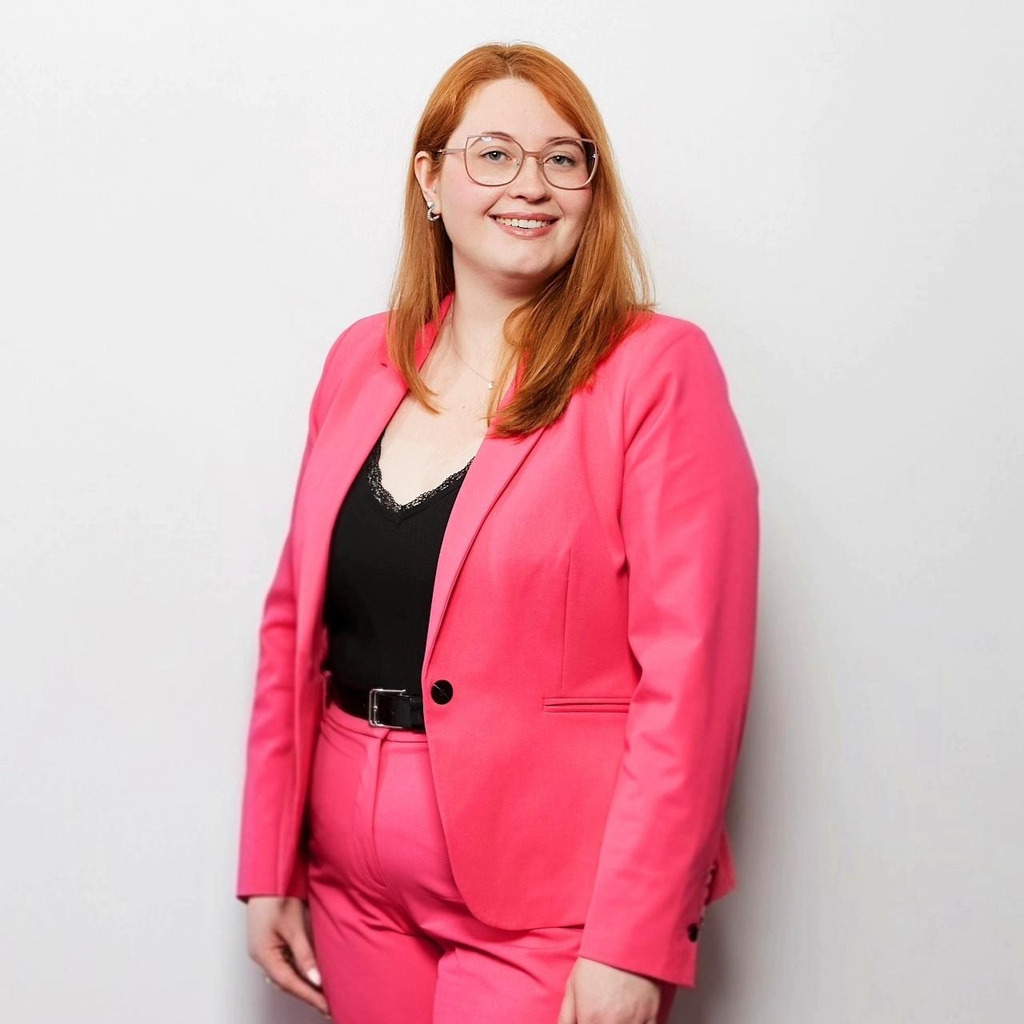 Alina Harrison - Zertifizierte Kanzleimanagerin - Arnulf Pech & Koll ...