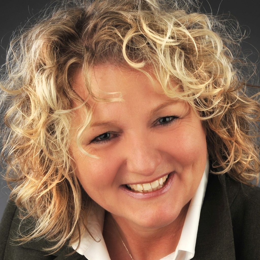 Beatrix Helmbold: Ausbildung und Berufserfahrung | XING