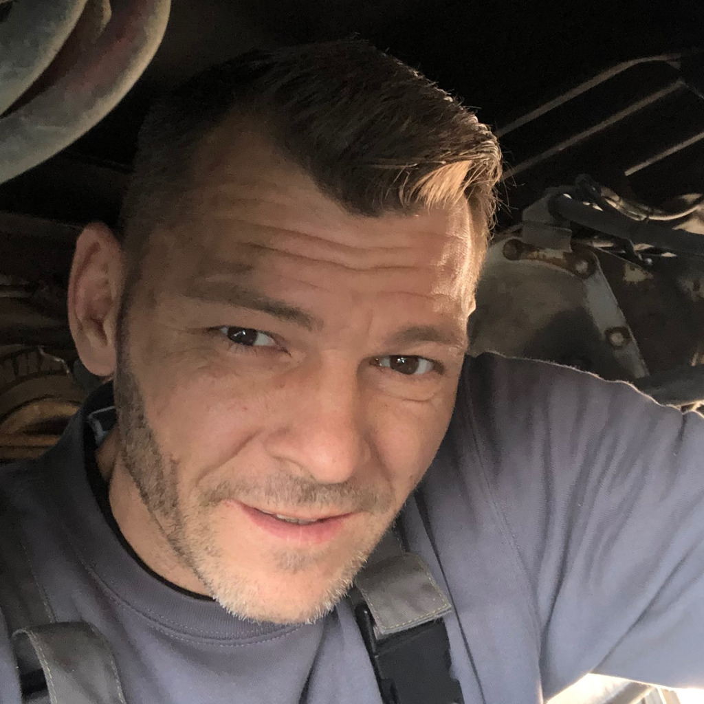 Robert Domokos - Karosseriebautechniker - KFZ Wieder | XING