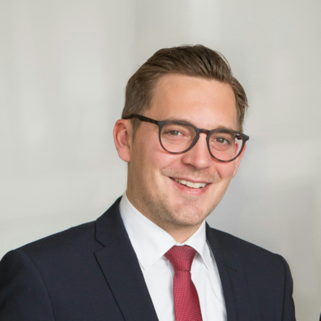 Simon Reinhardt - Seniorberater Private Banking für Unternehmerfamilien ...
