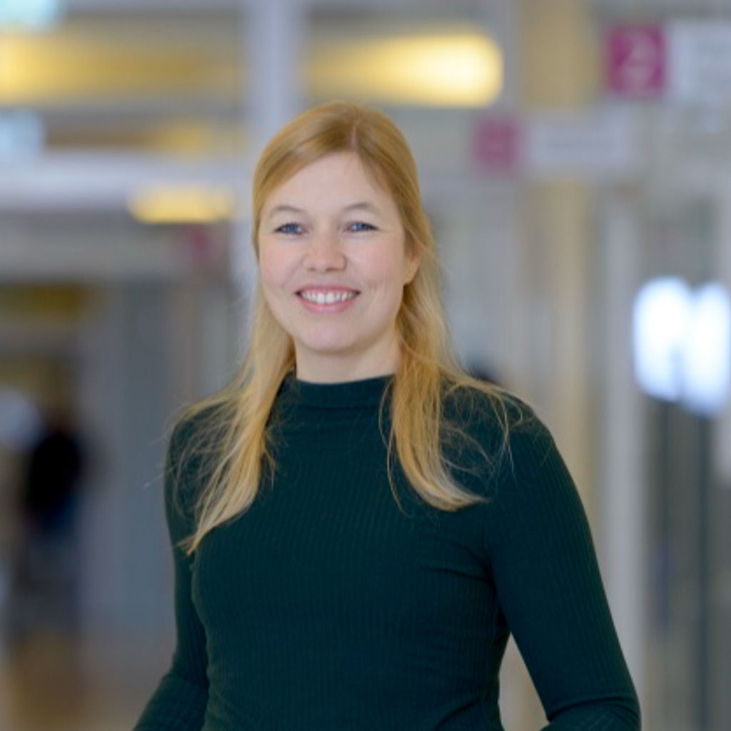 Stephanie Hahn's Instagram, Twitter & Facebook on IDCrawl