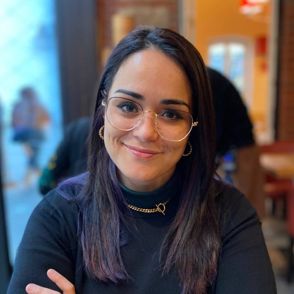 Camila Rocha Baeta - Flight Attendant - Gol Linhas Aéreas | XING