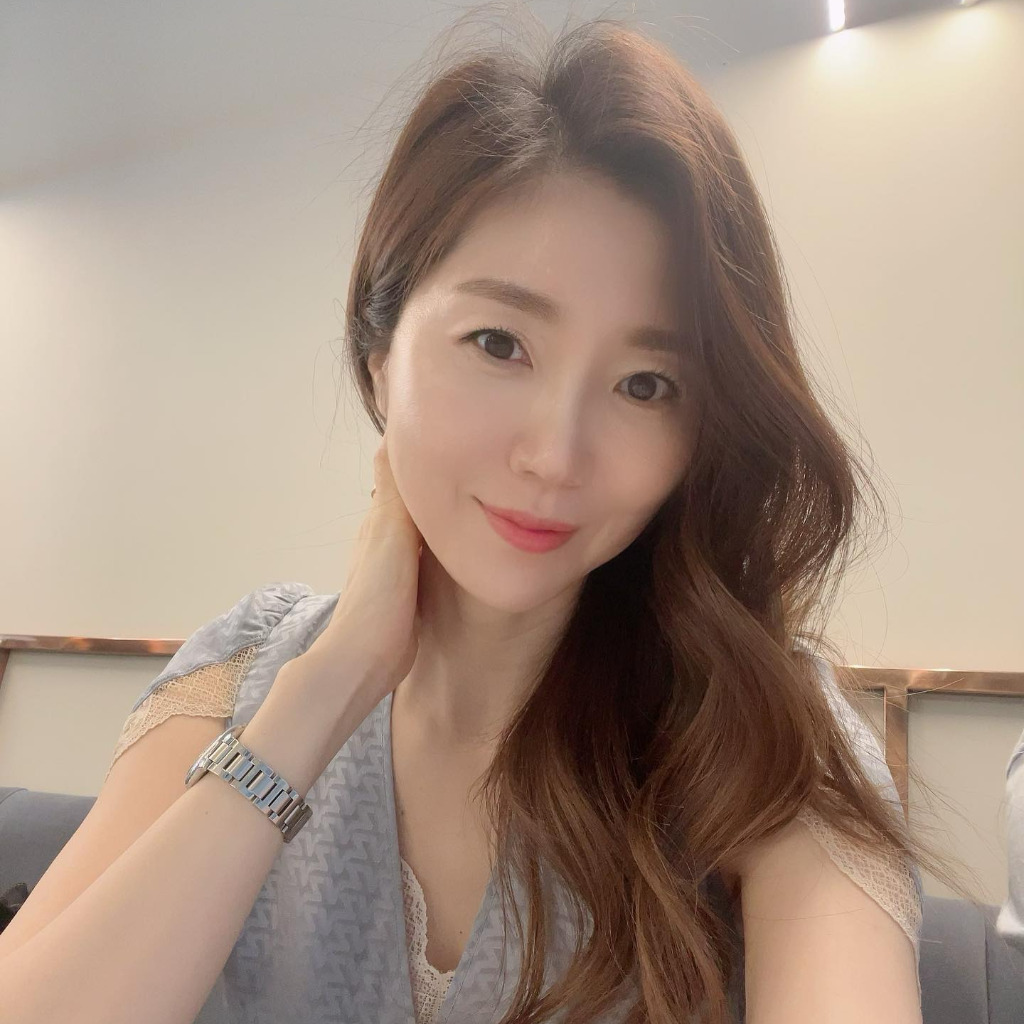 Alison chen - Sales Supervisor Assistant - kate spade new york | XING