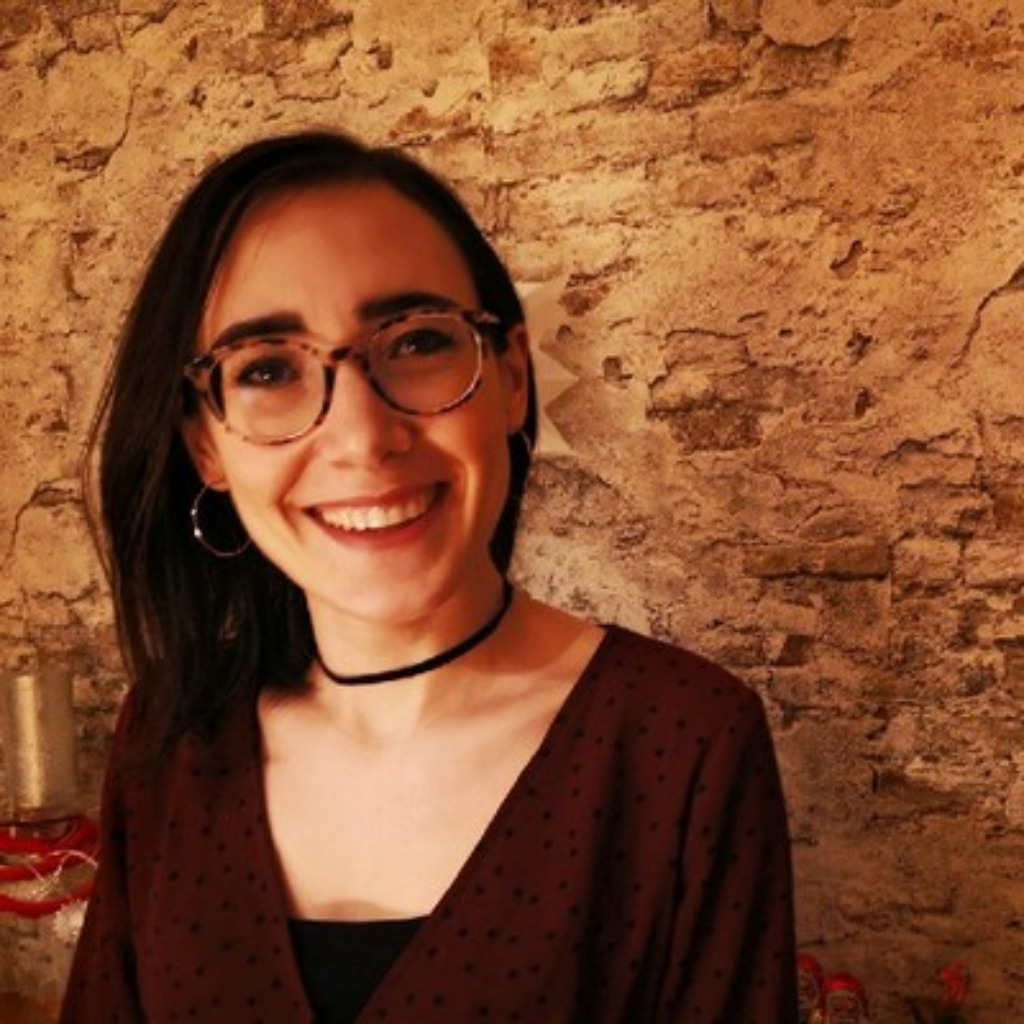 Monica Alves's Instagram, Twitter & Facebook on IDCrawl