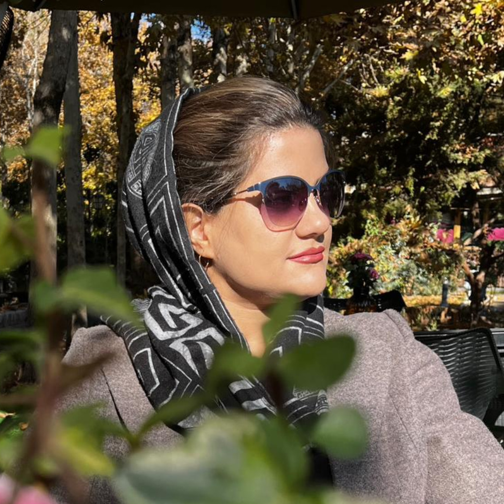 Mojgan Ramezani - Artist - Kook | XING