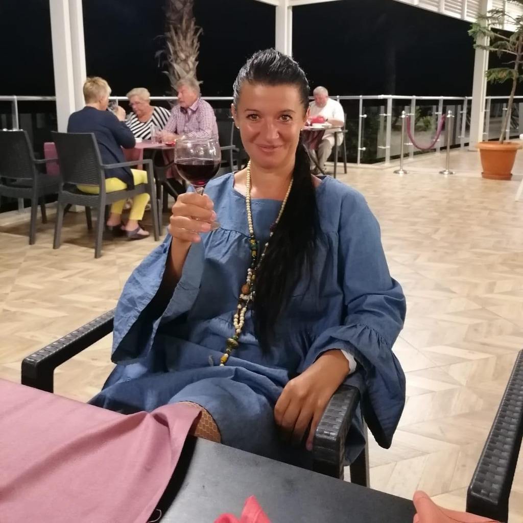 christina troha - Leiterin des Geschäftsbereiches Reinigung/Catering ...