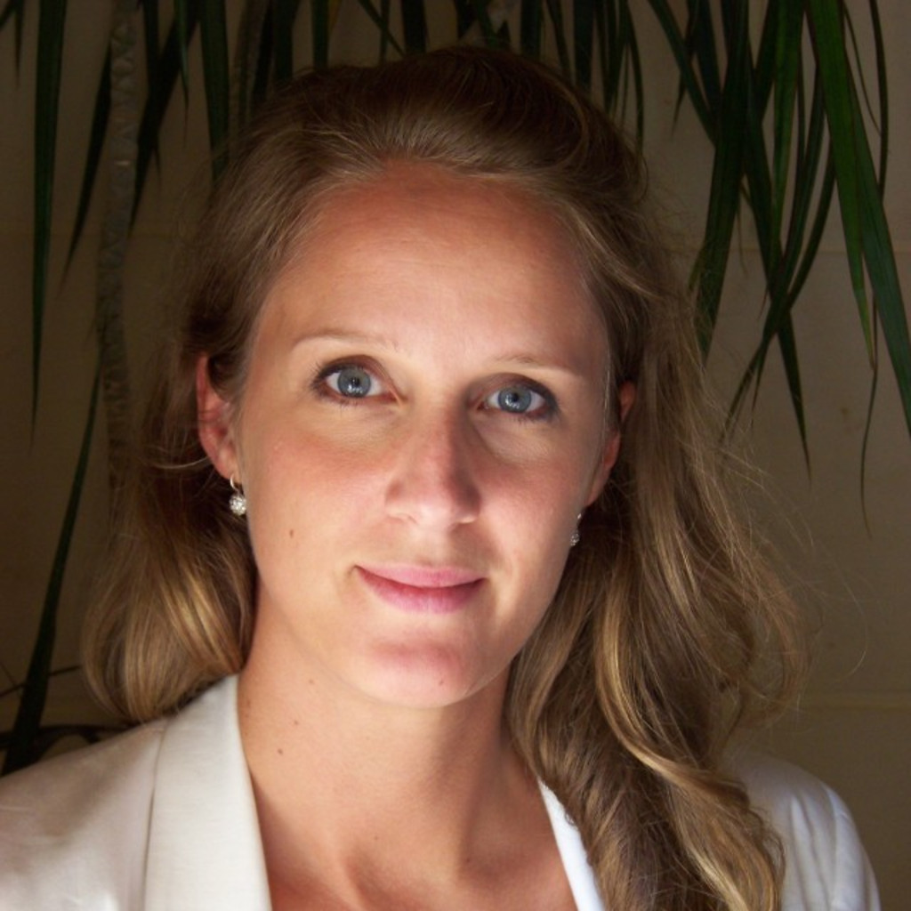 Alexandra Schmidt - Director of Sales - Kempinski Hotel Corvinus ...