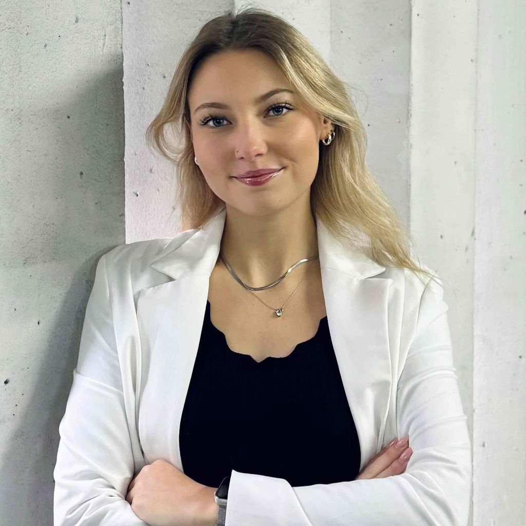 Jana Kampf - kfm. Mitarbeiterin Schwerpunkte : Service, Bildung und ...