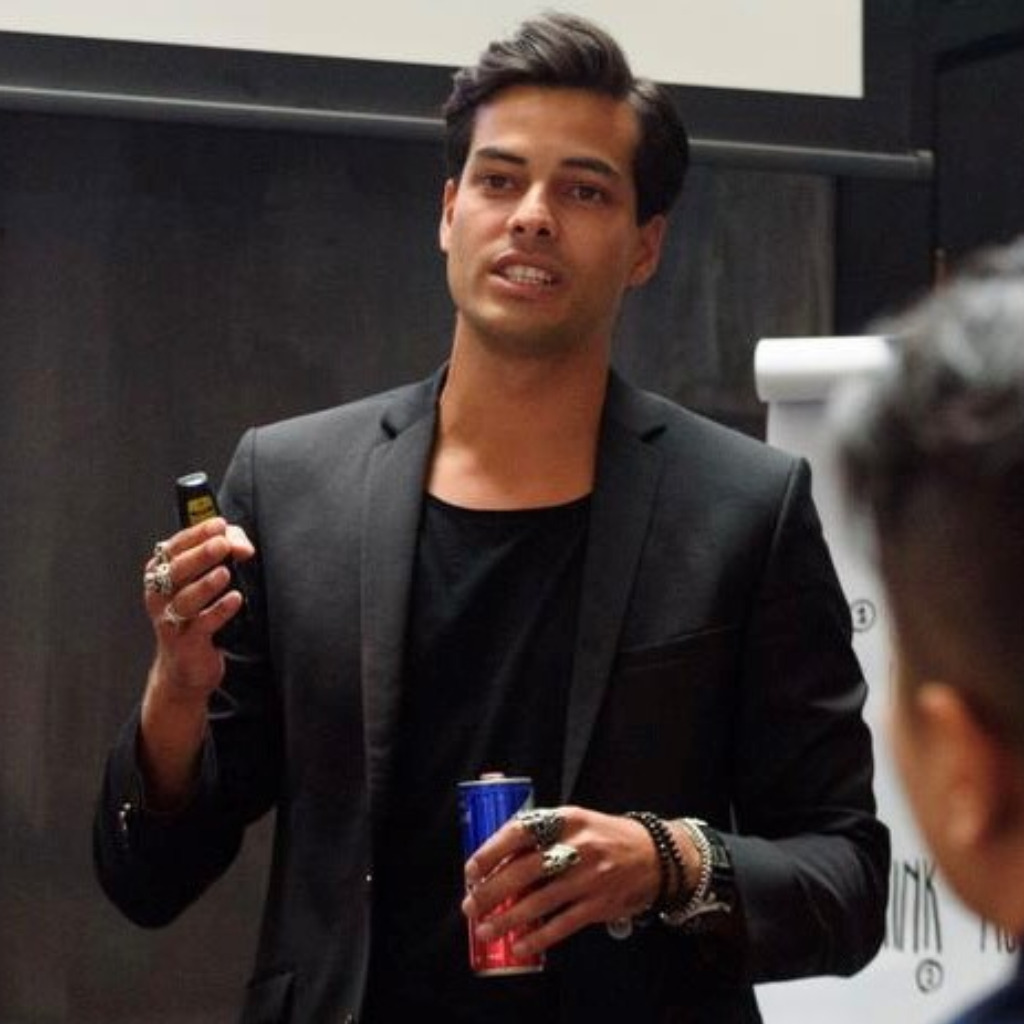 Chirico aus München in der Personensuche von Das Telefonbuch