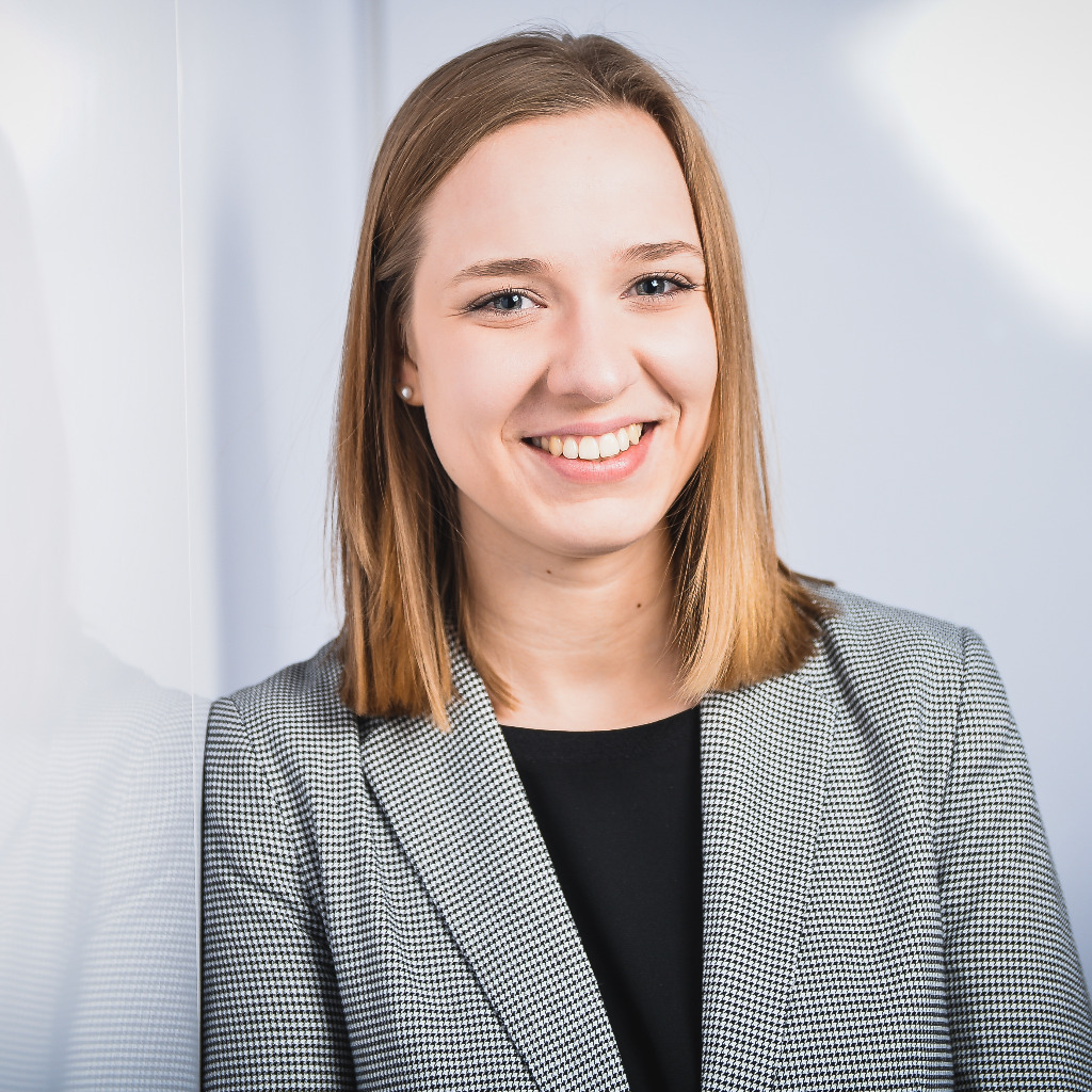 Julia Aichinger - Buchhalterin - Bauer-Walser AG | XING