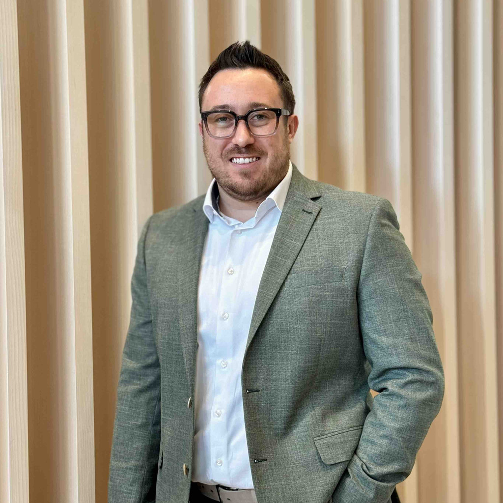 Tim Geiger - Key User Customer Service Prozesse & Systeme - Vetter ...