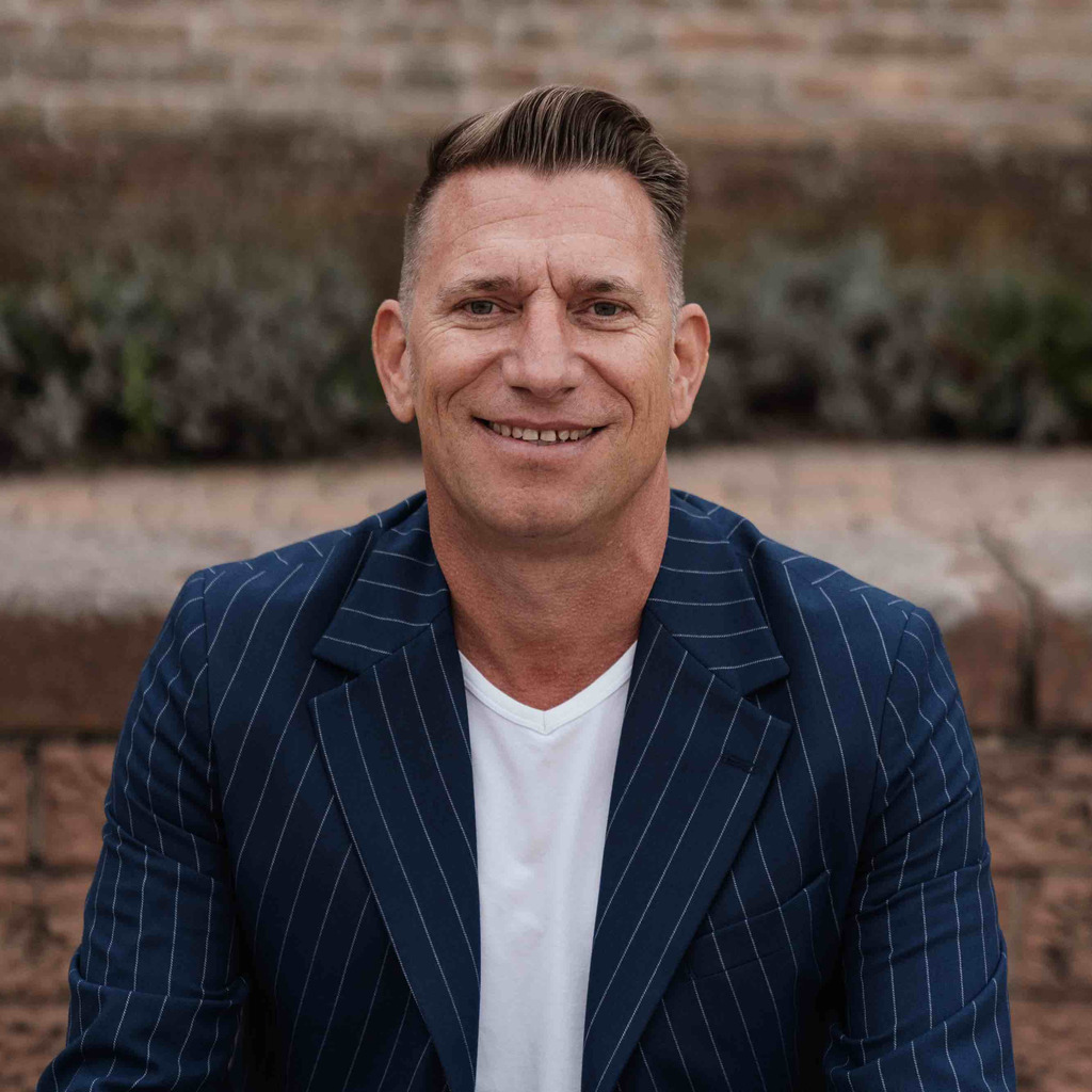 Steven Mathes - Inhaber - Lingenfelder-Reiselounge | XING