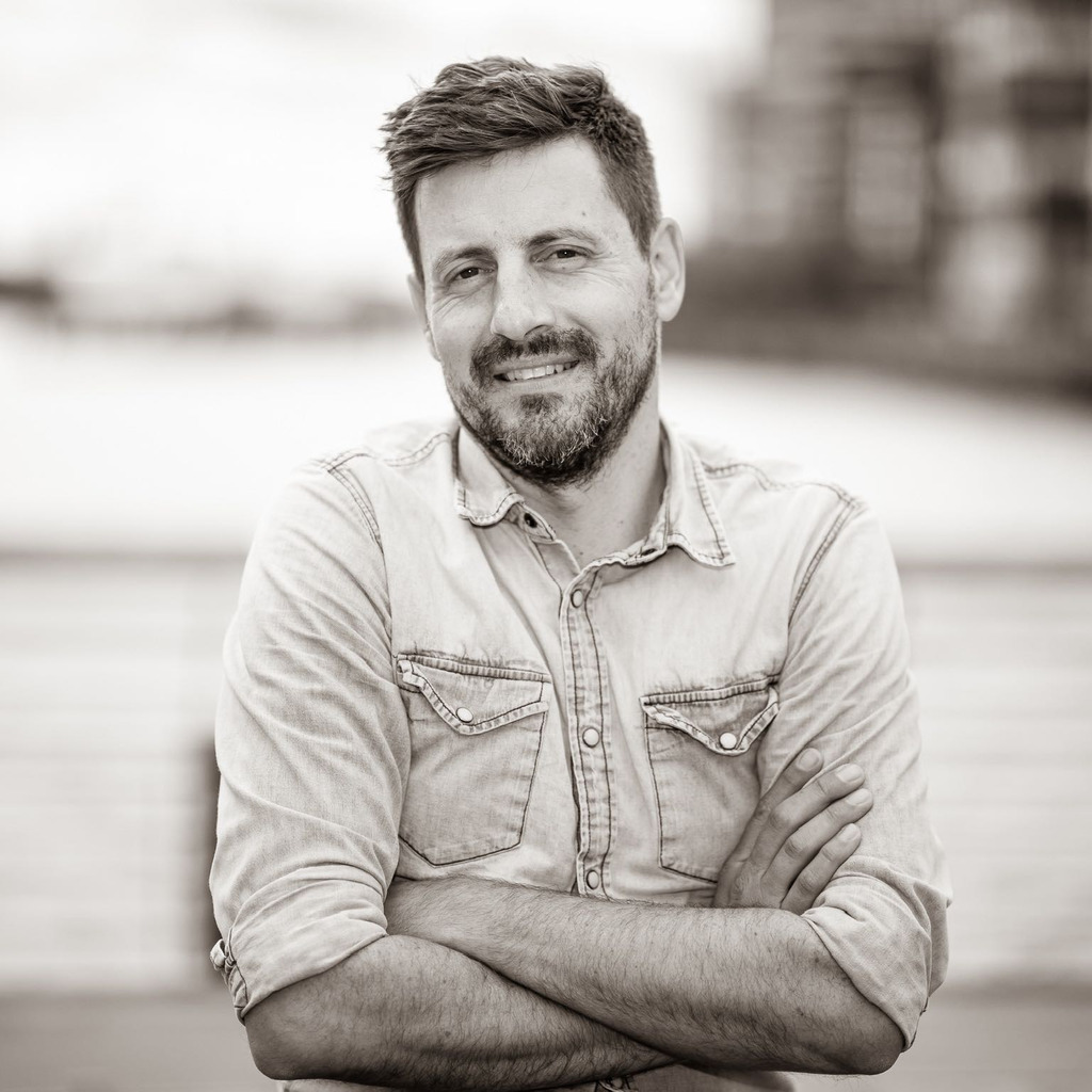 Nils Roggenkamp - Head of Equity & Debt Capital Markets Services - Joh ...