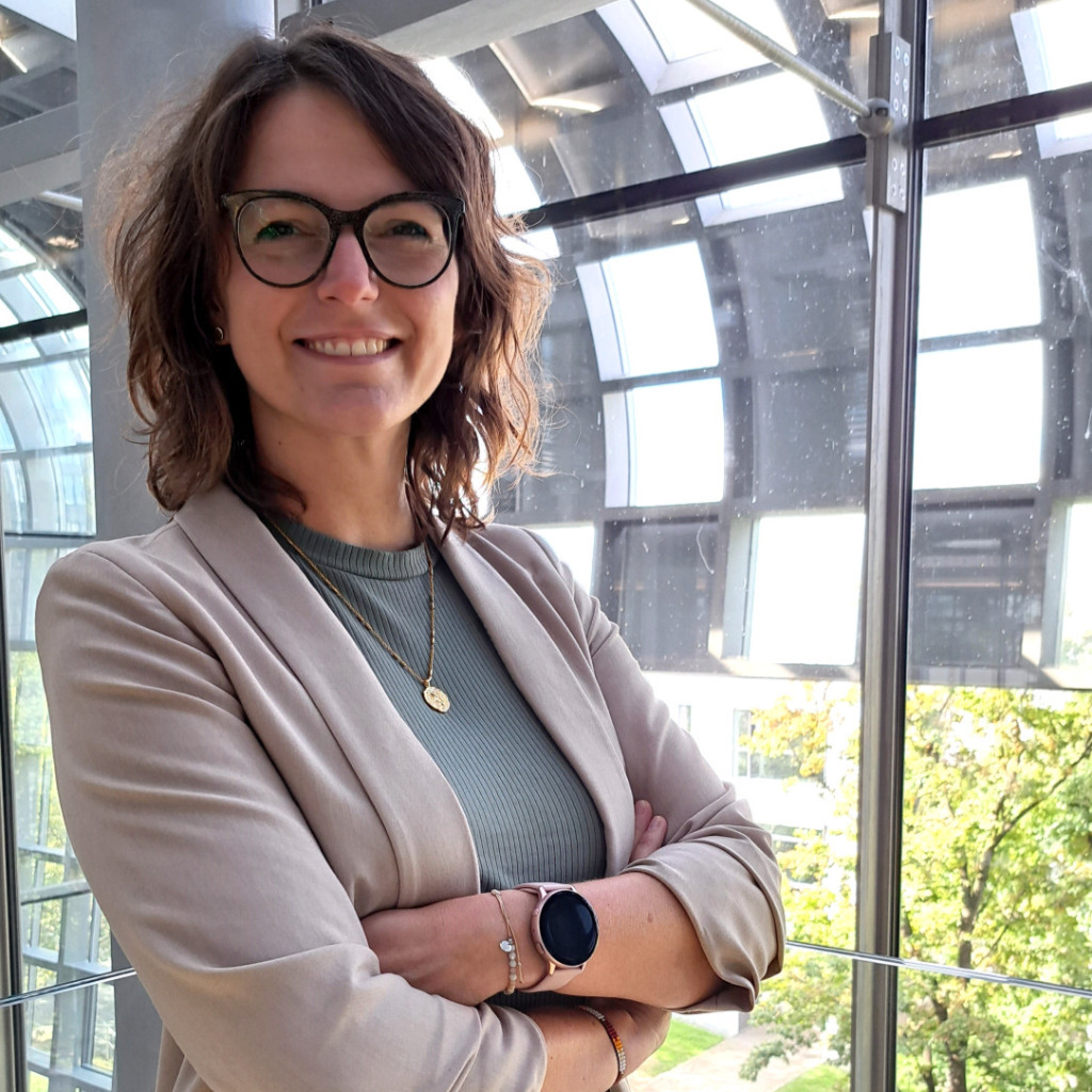 Lisa Lay - Sachbearbeiterin Sonderlogistik und Einkauf - Deutsche Post DHL Group, Bonn | XING