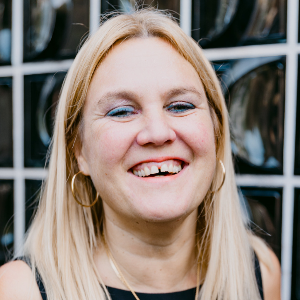 Sara Rilling - Musikerin - Selbständig | XING