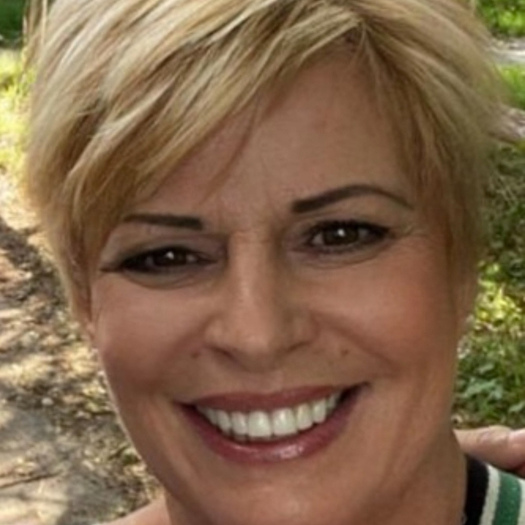 Manuela Lang's Instagram, Twitter & Facebook on IDCrawl