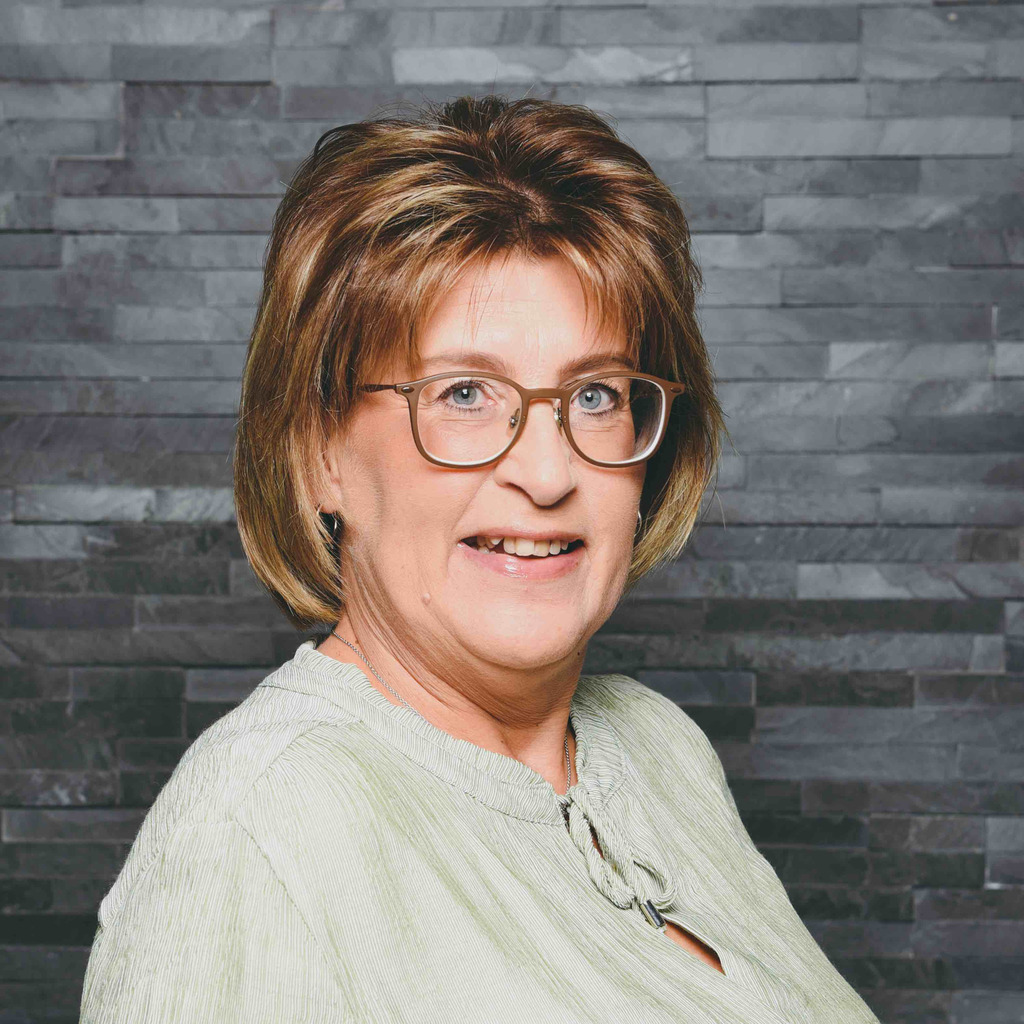 Michaela Wolf - 1st Level Support - SOVDWAER GmbH | XING