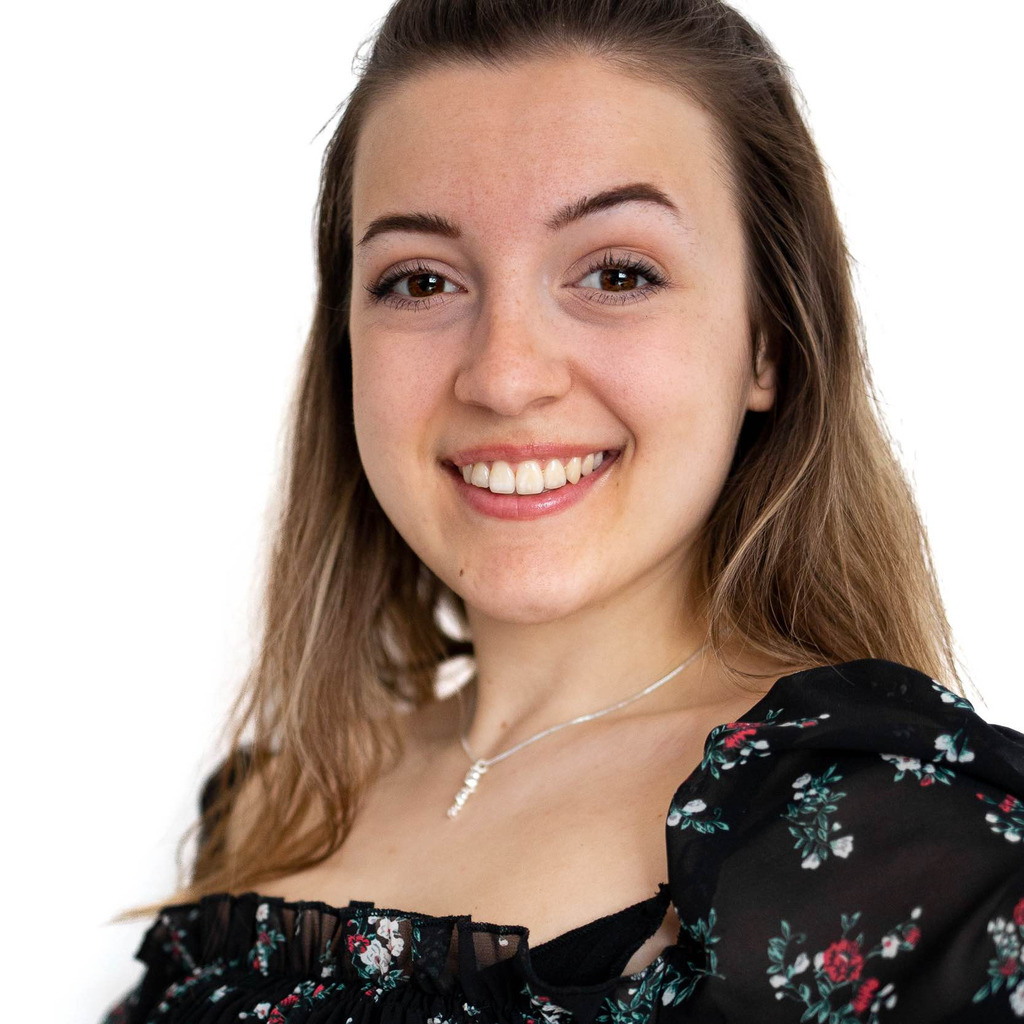 Gina Maria Tarrach - Content-Creator - Bauformat Küchen GmbH & Co. KG ...