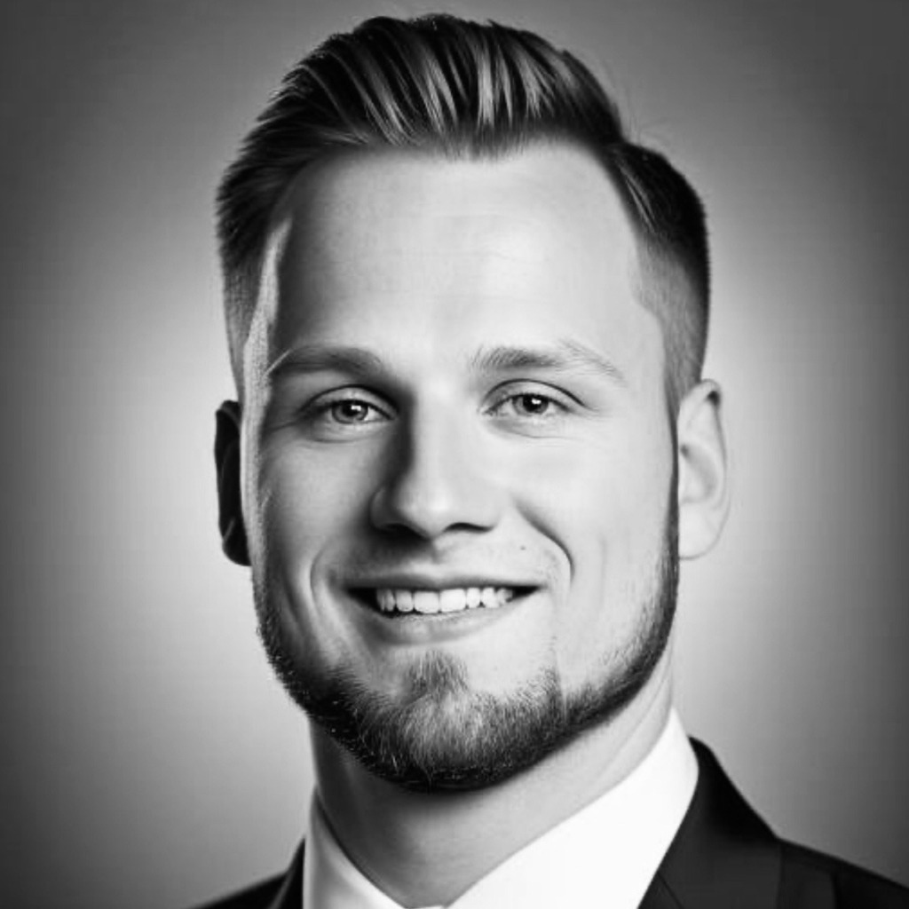 Alexander Seeberger - Financial Consultant - Management Solutions | XING