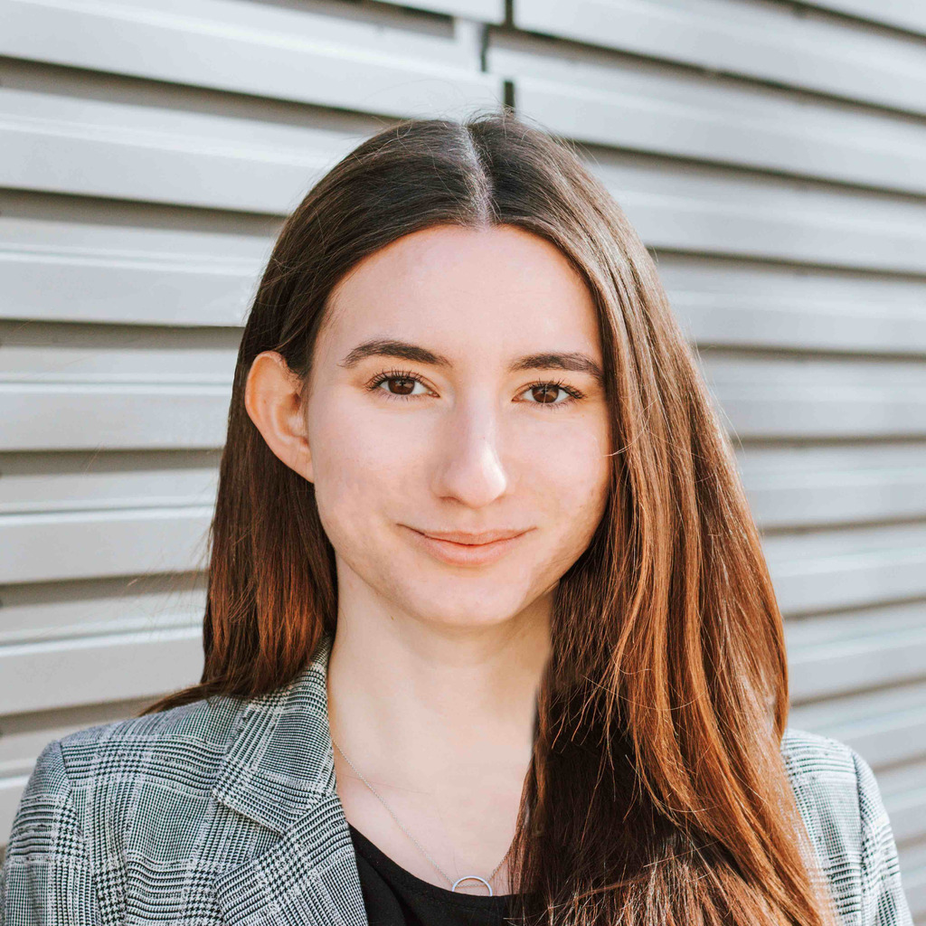 Stephanie Link's Instagram, Twitter & Facebook on IDCrawl