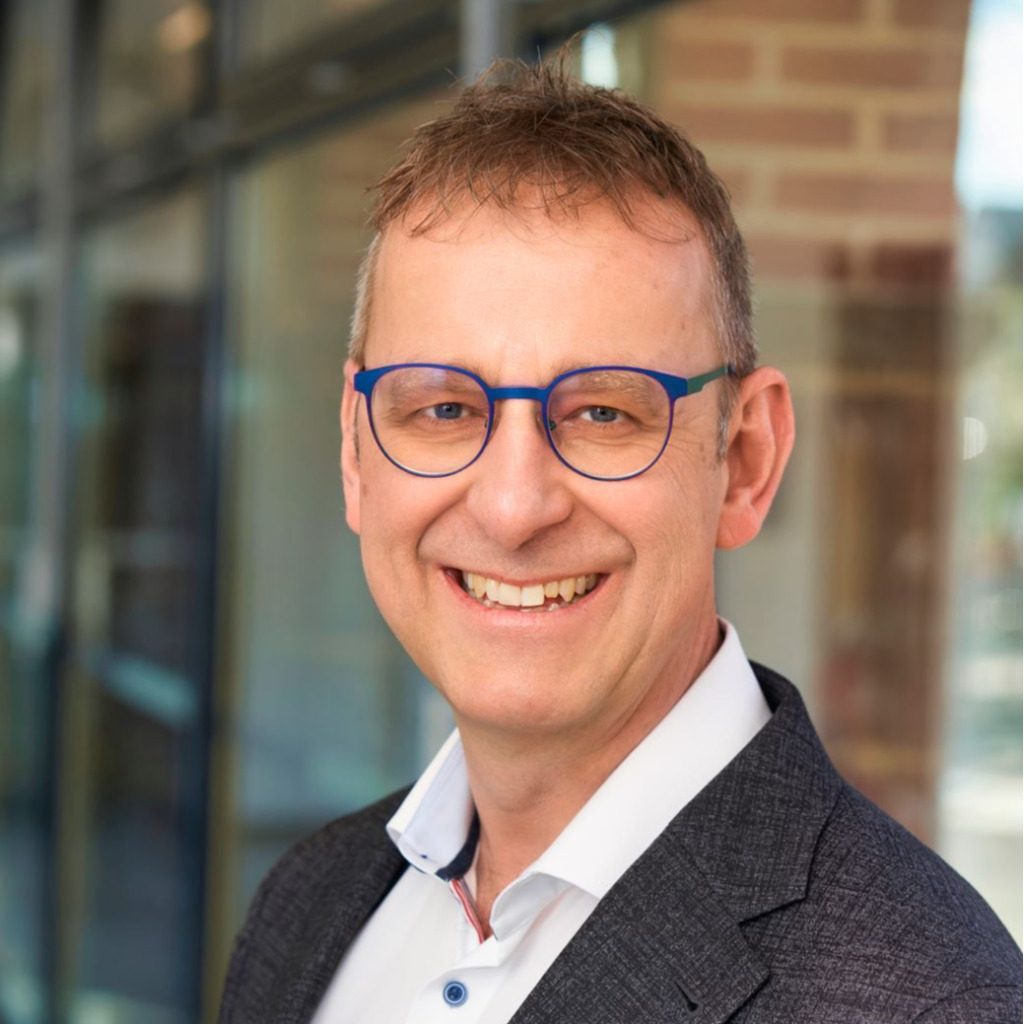 Dipl.-Ing. Peter Aymar - Strategic Global Account Manager Automotive ...