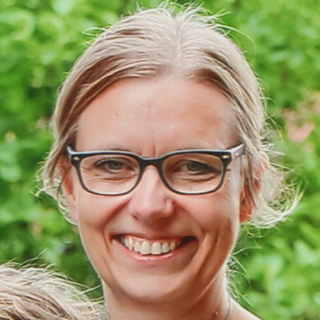 Tina Ender - Laborleiterin - AZBA Analytisches Zentrum Berlin-Adlershof ...