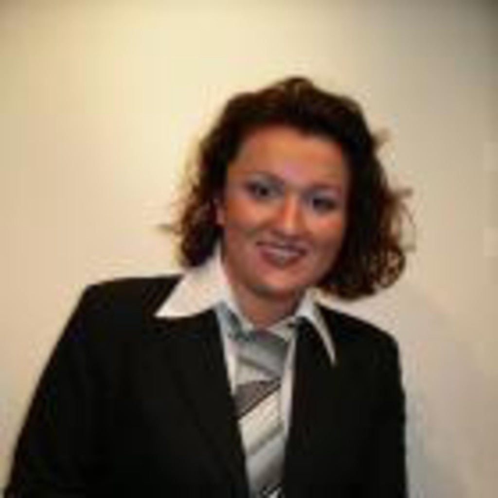 Mag. Andrea-Izabella Fodor - Managing Director - Alexander Hughes | XING