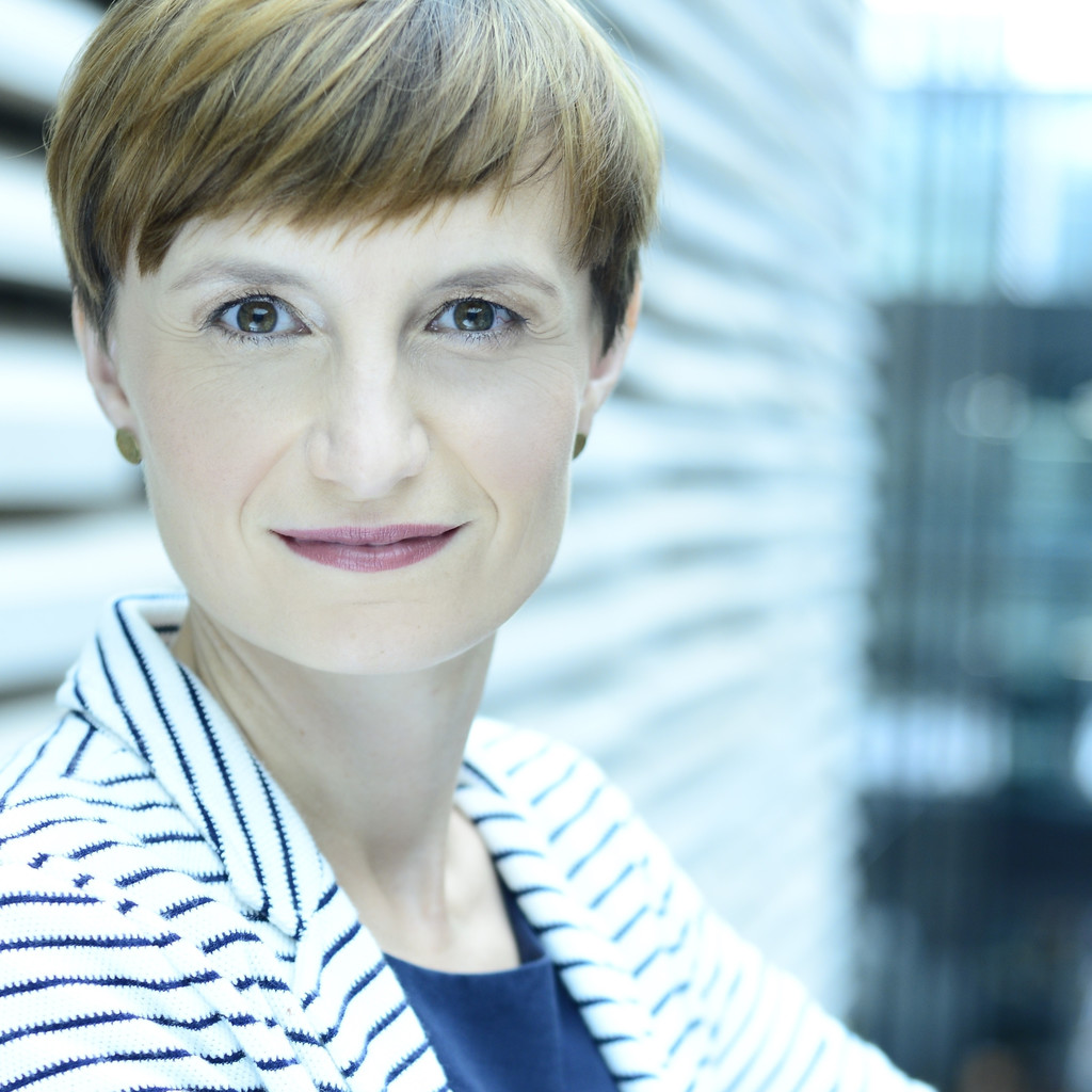 Sandy Becker - Selbständig - Sandy Becker, Konferenz-Manager | XING