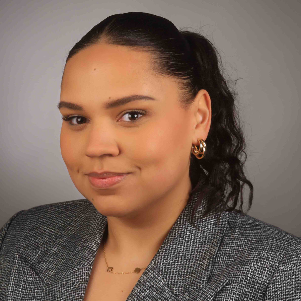 Laura Blair - Kauffrau für Bürokommunikation - RüTec GmbH | XING