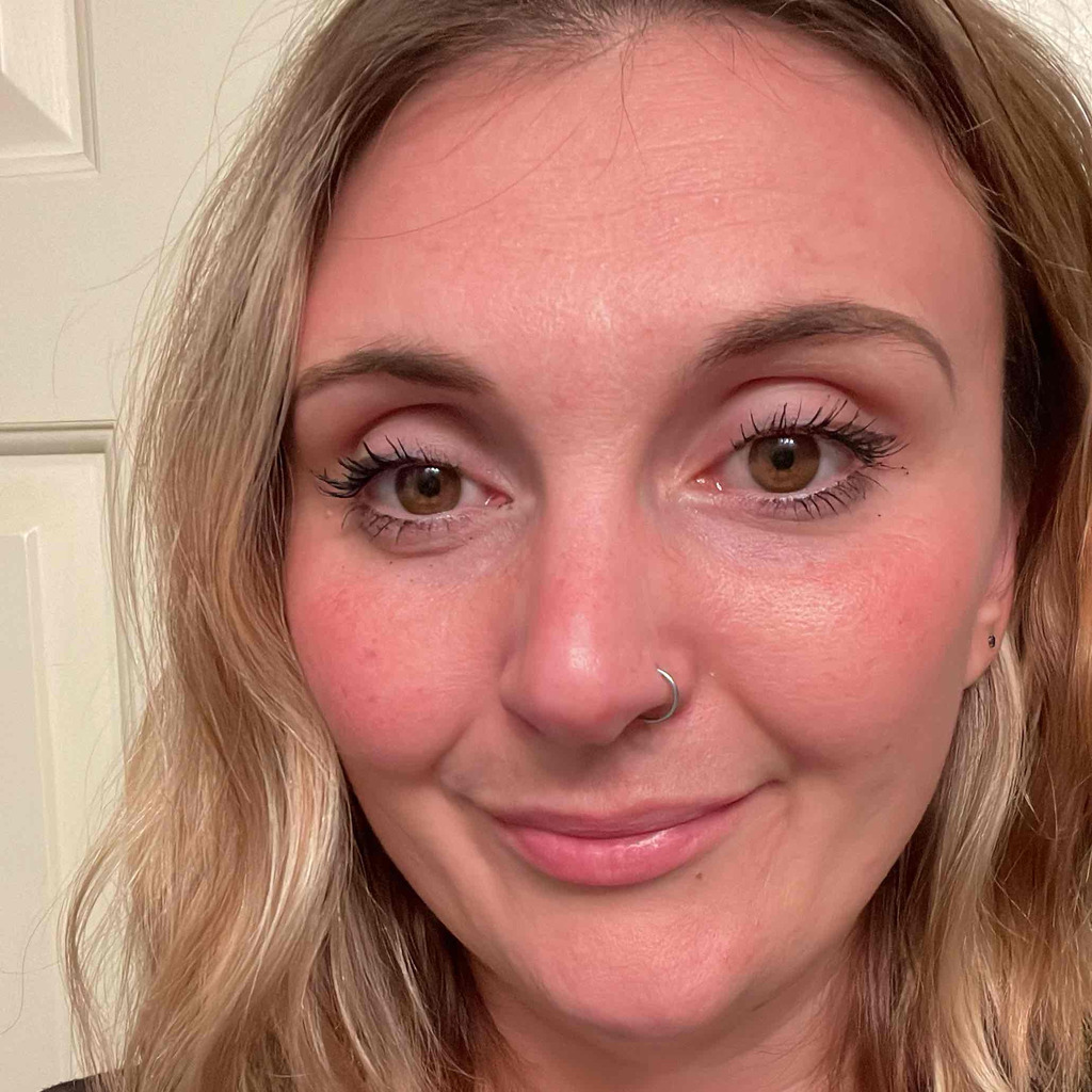 Jennifer Moore - Store Manager - Starbucks | XING