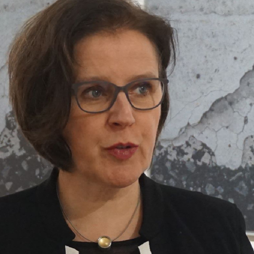 Maria Bernard - Künstlerin und Galeristin - projektartgalerie | XING