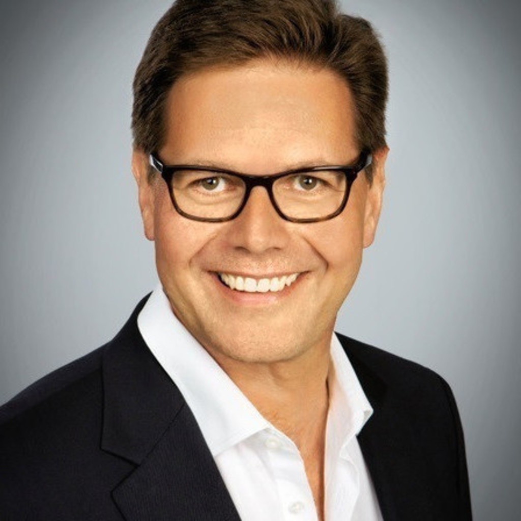 Dr. Albert Peters - Chefarzt Allgemein-/Viszeralchirurgie - Helios ...