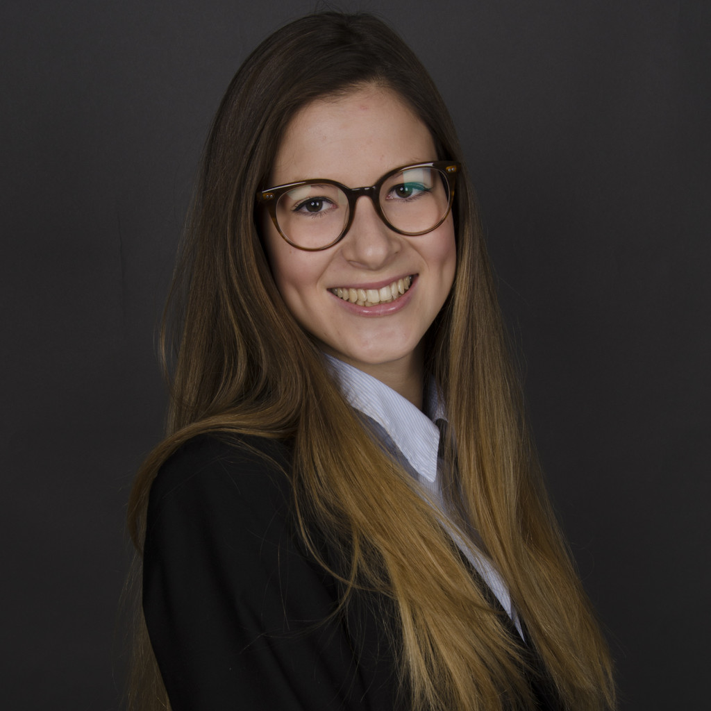 Laura Salas's Instagram, Twitter & Facebook on IDCrawl