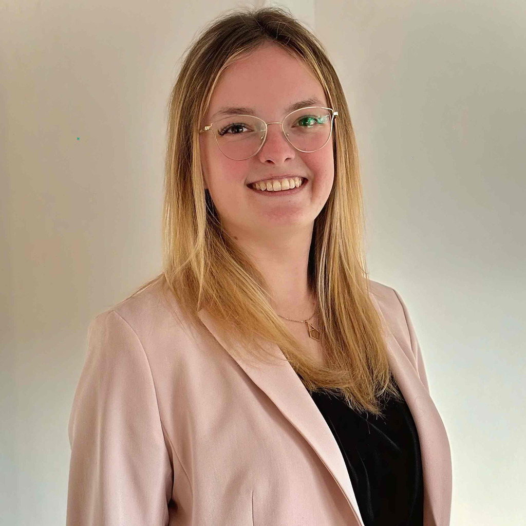 Franziska Heyn - Mitarbeiterin Vertriebsinnendienst - KEYENCE ...