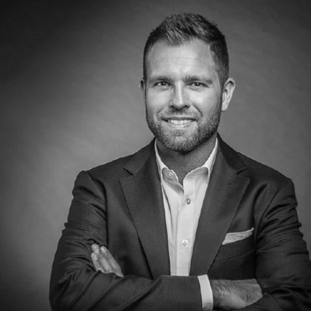 Tim Ebner - Sales Director - SERVICEWARE | XING