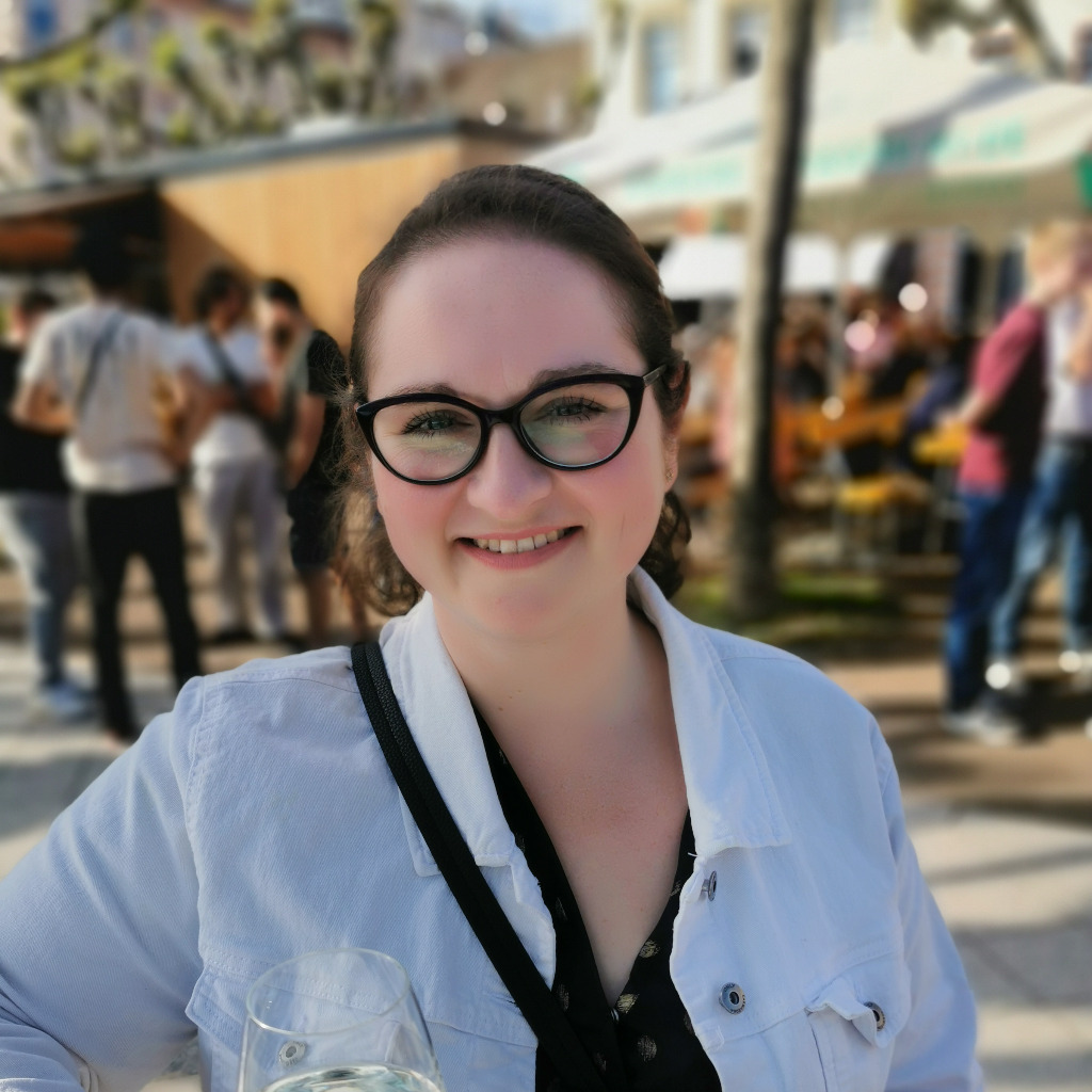 Luba Friedchen - Volljurist - R+V Versicherung | XING