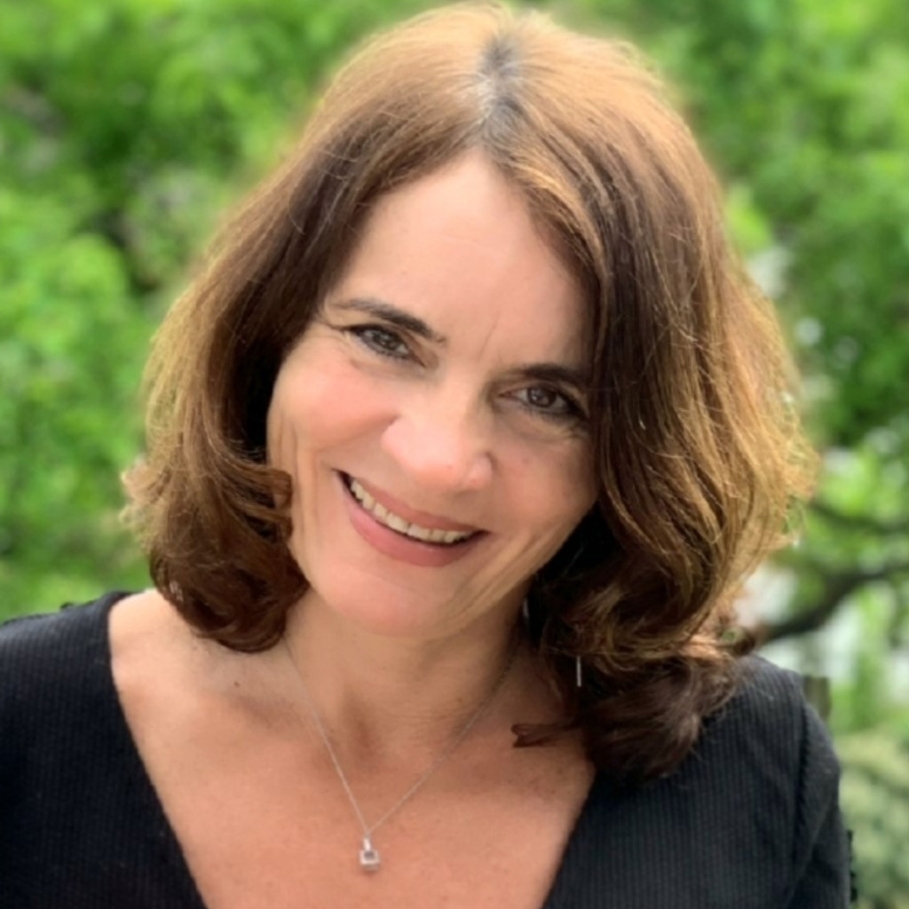 Silvia Hart's Instagram, Twitter & Facebook on IDCrawl