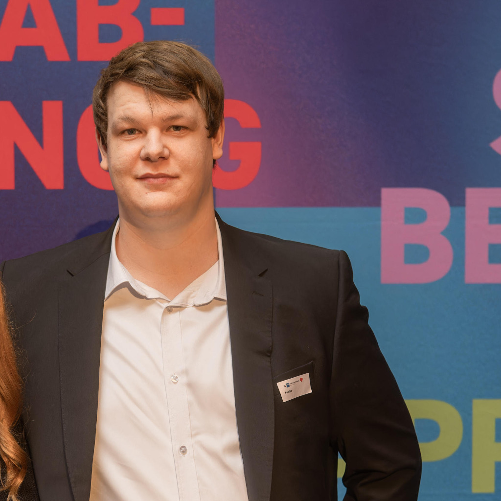 Jan Merlin - Wirtschaftsinformationen - Creditreform Kiel Lübeck Weiß ...