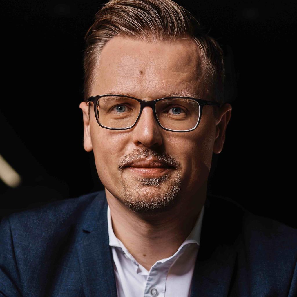 Peter Kotzur - Chief Marketing Officer (CMO) | Executive Board - REHAU ...