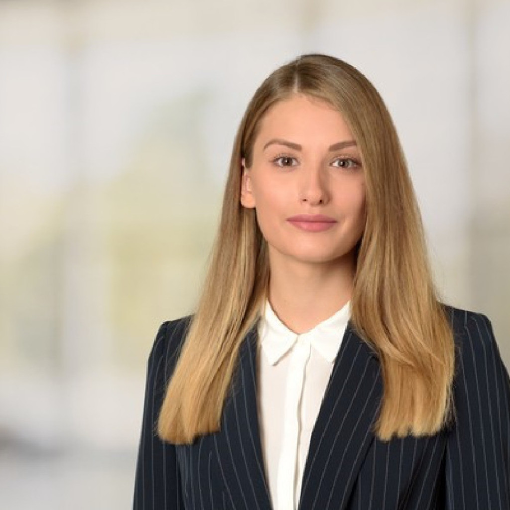 Jessica Dalinger - Associate Corporate Finance - Valuation - Savills ...