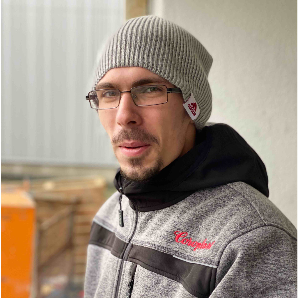 Ergin Demir - Ausbildung als Fachkraft für Lagerlogistik - Coroplast ...